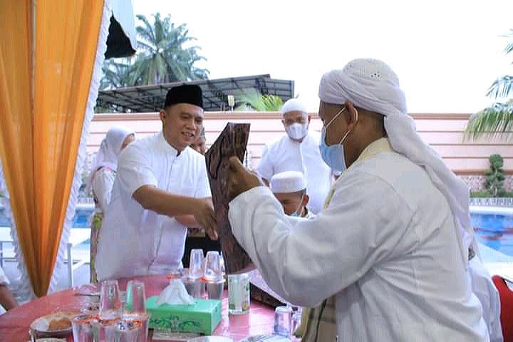 Memohon Doa, Bupati Labuhanbatu Undang Tokoh Agama, Tokoh Masyarakat ... Memohon Doa, Bupati Labuhanbatu Undang Tokoh Agama, Tokoh Masyarakat ...