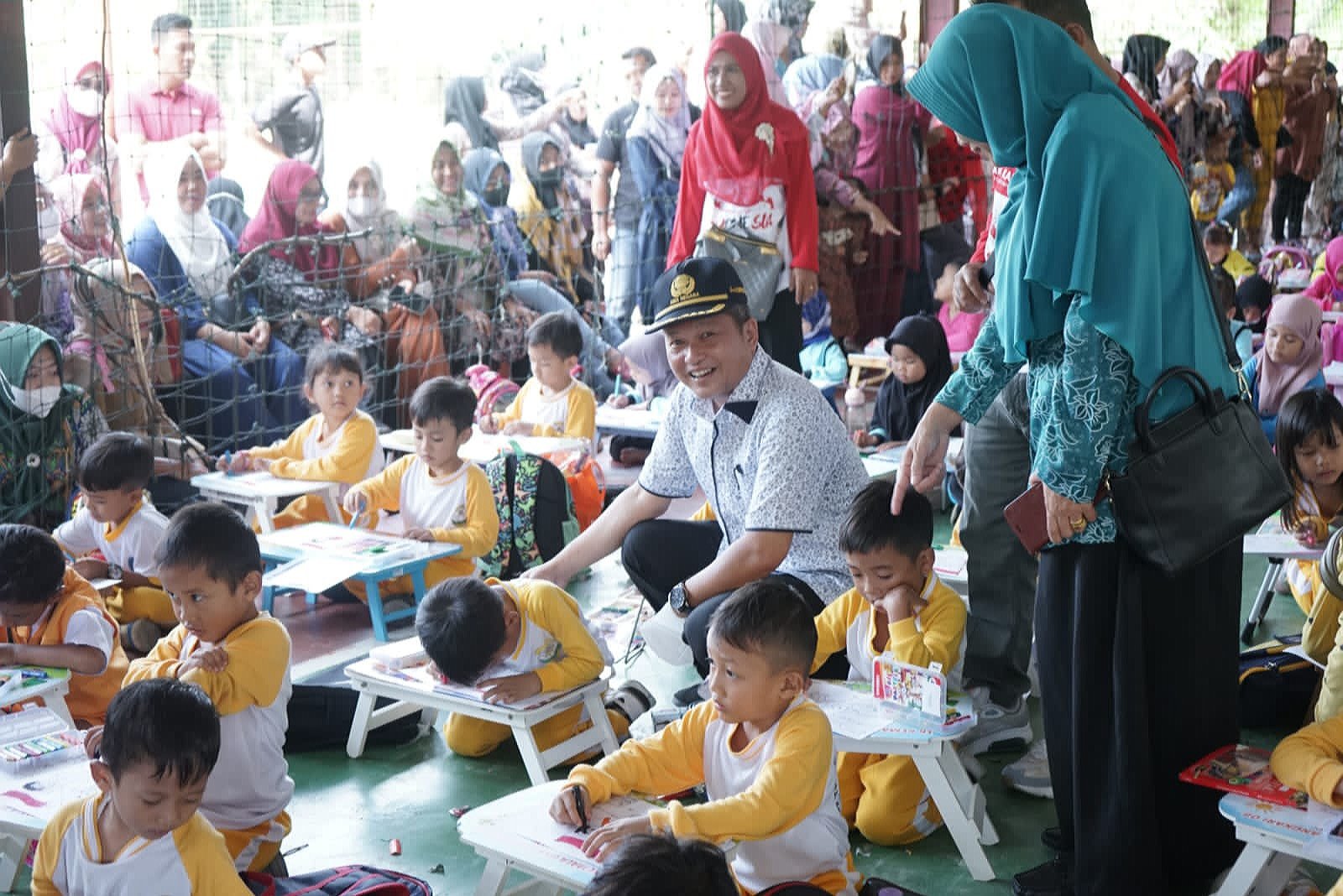 Ratusan Anak-anak PAUD Se-Kabupaten Asahan Ikut Lomba Mewarnai – Teras7.com Ratusan Anak-anak PAUD Se-Kabupaten Asahan Ikut Lomba Mewarnai – Teras7.com