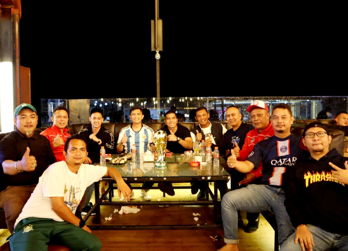 Sambil Nobar Final Piala Dunia, Kapolres Asahan Sampaikan Pesan ... Sambil Nobar Final Piala Dunia, Kapolres Asahan Sampaikan Pesan ...