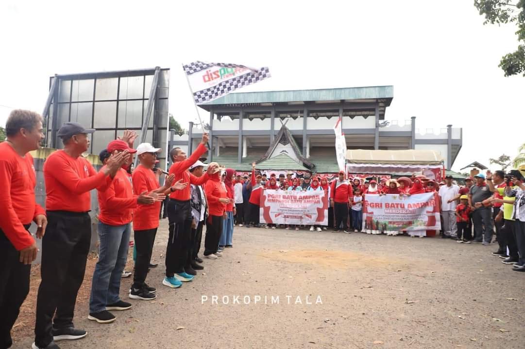 Ratusan Guru Se-Tanah Laut Ikuti Jalan Sehat HUT RI – Teras7.com Ratusan Guru Se-Tanah Laut Ikuti Jalan Sehat HUT RI – Teras7.com