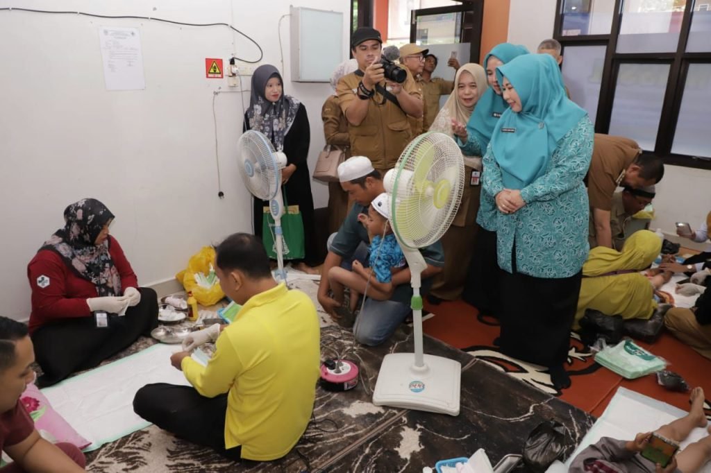 Anak-anak Di Kandangan Antusias Ikuti Sunatan Massal Gratis Yang ... Anak-anak Di Kandangan Antusias Ikuti Sunatan Massal Gratis Yang ...