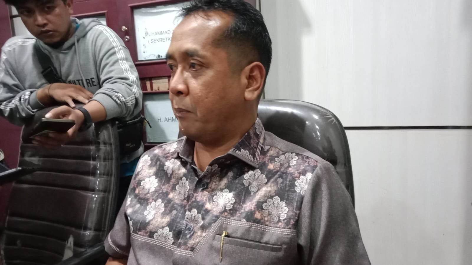 Kepala Dinas Tinggalkan Ruang Rapat, Anggota DPRD Kabupaten Banjar ... Kepala Dinas Tinggalkan Ruang Rapat, Anggota DPRD Kabupaten Banjar ...