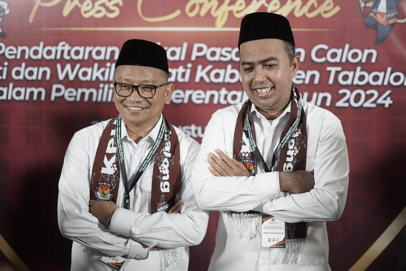 Haji Fani-Habib Taufan Resmi Daftarkan Diri Ke KPU Jadi Bapaslon Bupati ... Haji Fani-Habib Taufan Resmi Daftarkan Diri Ke KPU Jadi Bapaslon Bupati ...